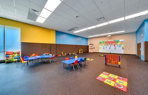 Essential Gym Amenities at EōS | Gym Features | EōS Fitness